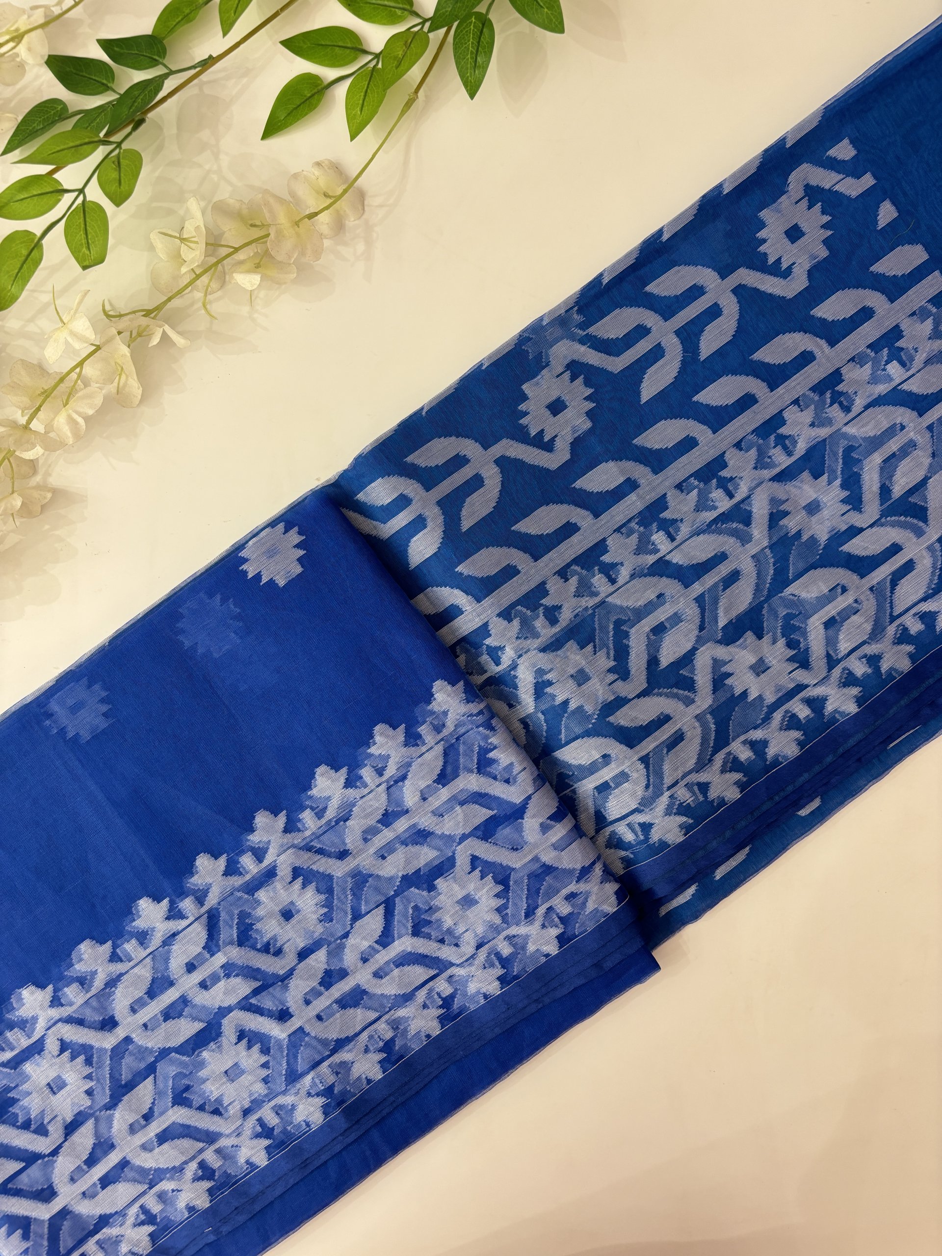 Royal Blue Jamdani Sarees - Handwoven Elegance Online - Vardhmancollection