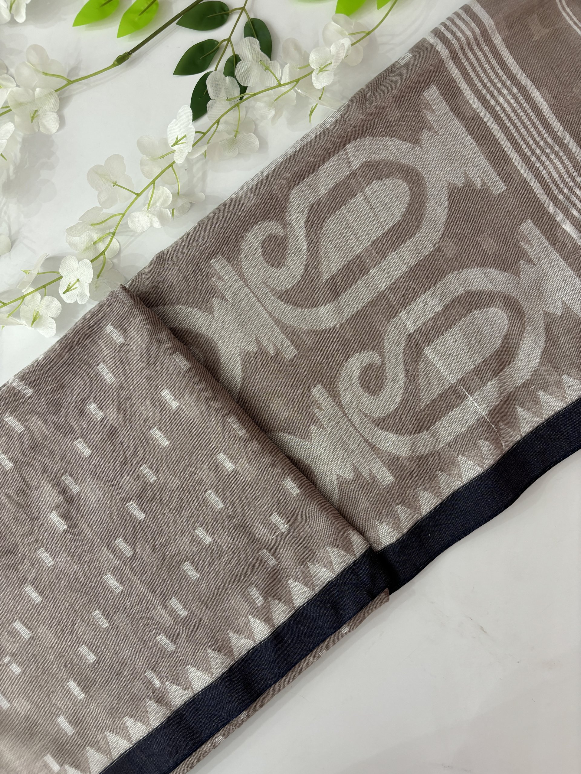 Beige Handcrafted Bengal Cotton Sarees - Handwoven Elegance at Vardhman ...