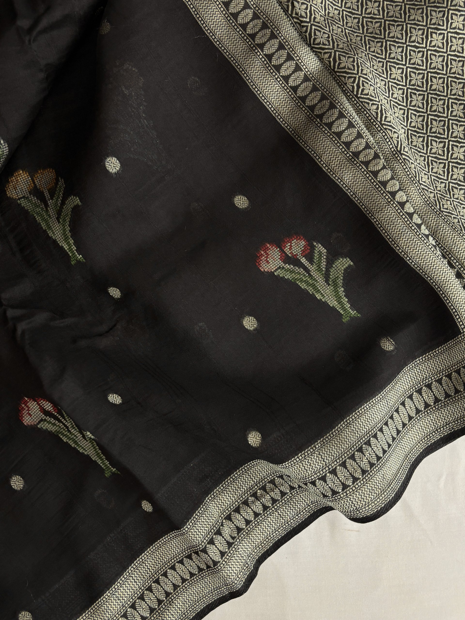 Black Banarasi Tussar Silk Sarees – Elegant & Timeless | Vardhman Collection