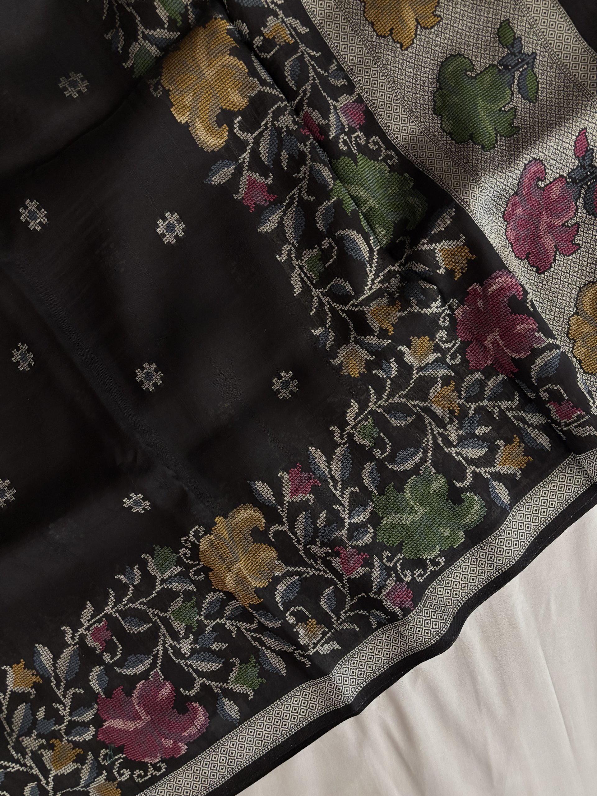 Black Banarasi Tussar Silk Sarees – Elegant & Timeless | Vardhman Collection
