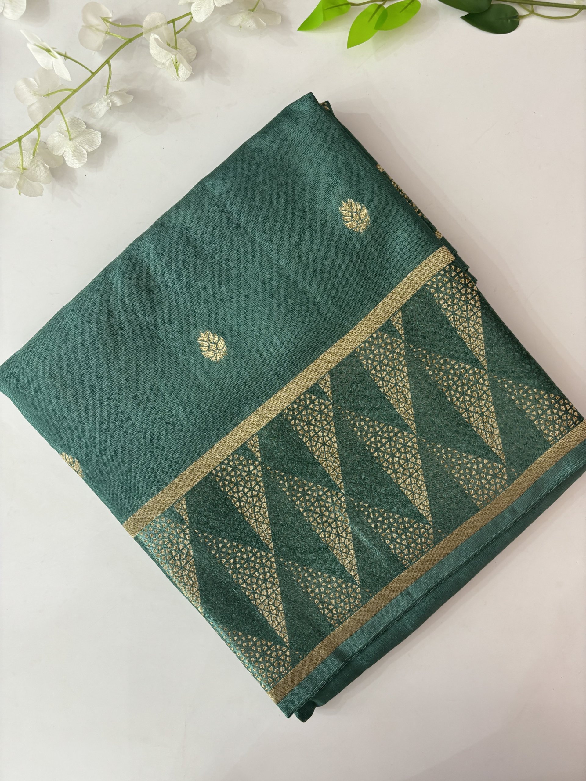 Emerald Green Mashru Silk Sarees – Lustrous Heritage Weaves | Vardhman ...