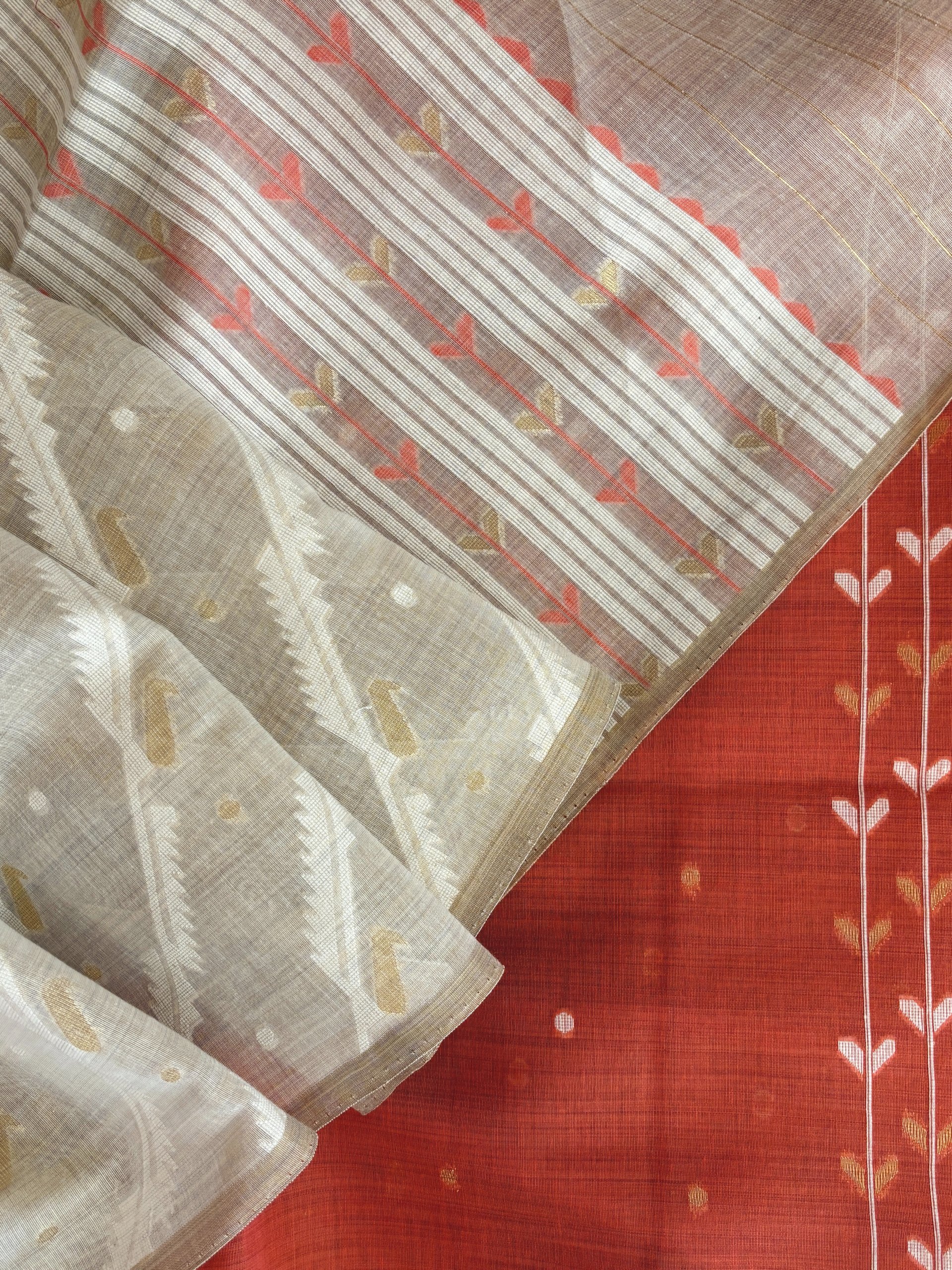 Exquisite Jamdani Sarees - Shop Handwoven Masterpieces Online