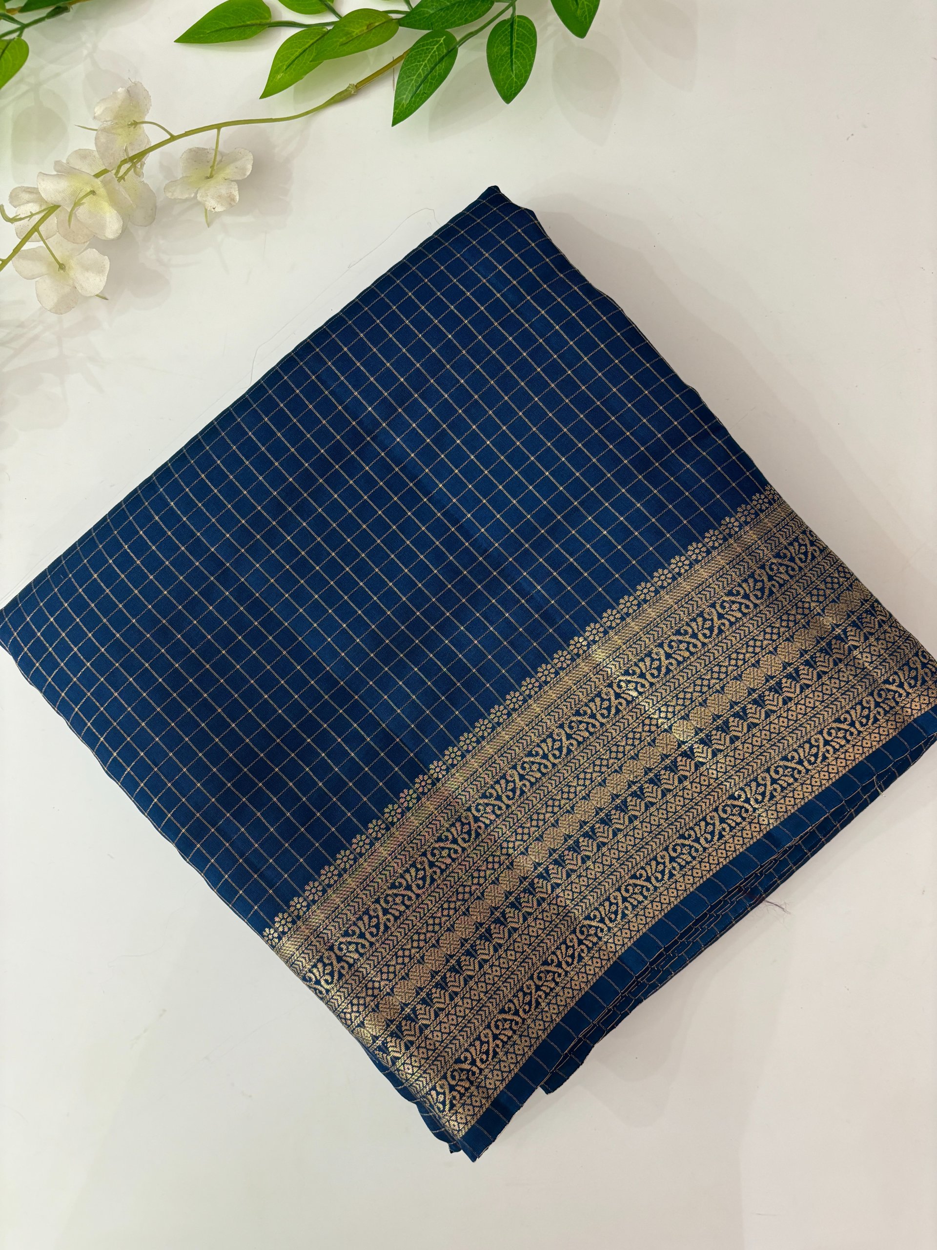 Banarasi Sarees - Elegant Silk Weaves from Varanasi - Vardhmancollection